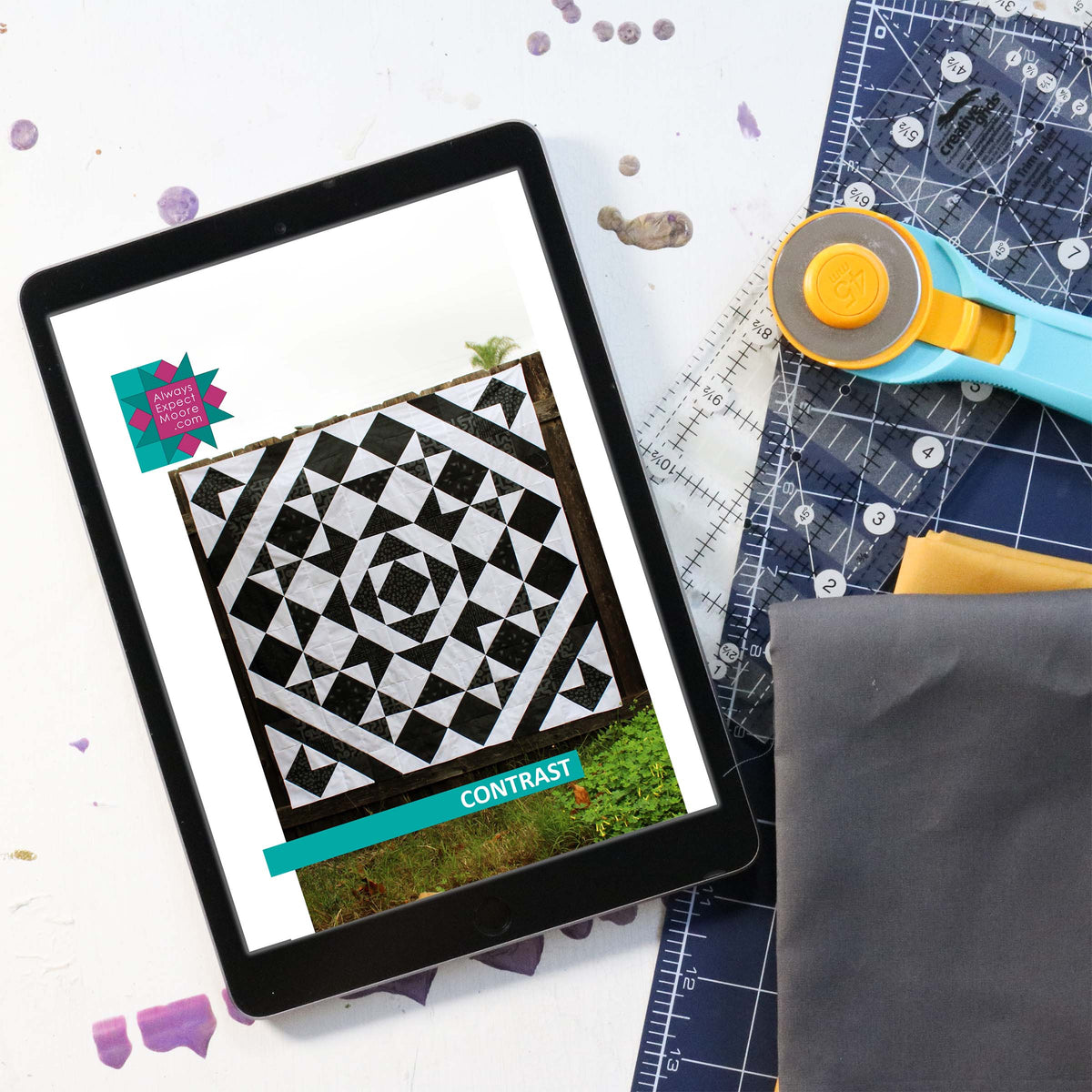 Contrast Quilt: Digital Download – Carolina Moore
